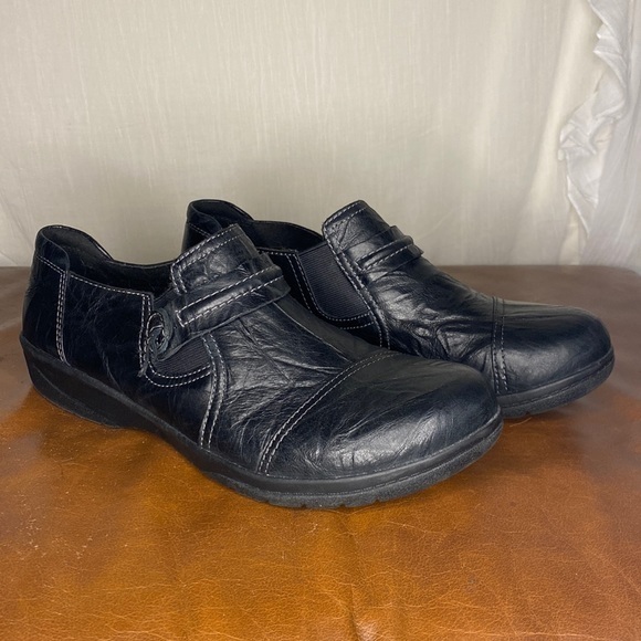 Clarks | Shoes | Clarks Cheyn Madi Black Leather Slipon Shoes Size 75 ...